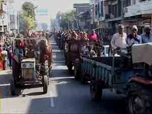 Wadhwan observes complete strike against land acquisition move ...