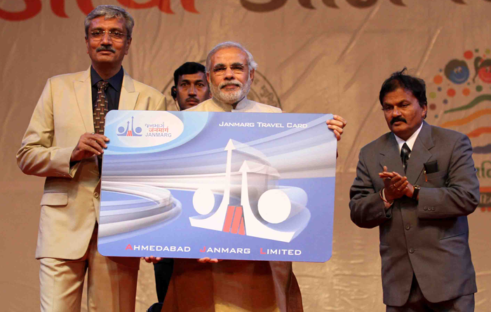 BRTS Janmarg of Ahmedabad, enters into a Smart Card era | DeshGujarat